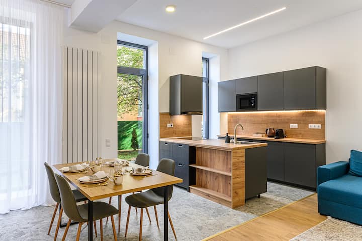 Koa | Davino Aparthotel 101 · Stylish 2br + Garden - Brașov