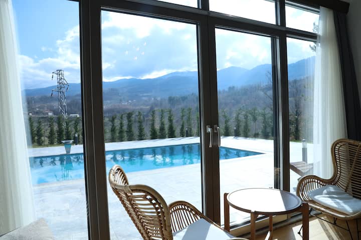 İNegölde Eşsiz Villa/çiftlik Evi - Kütahya