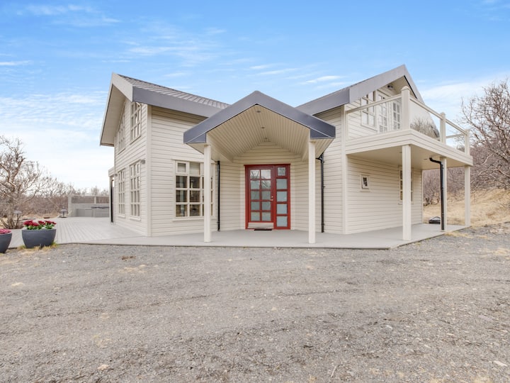 Luxury House In Húsafell | Hot Tub & Sauna - Island