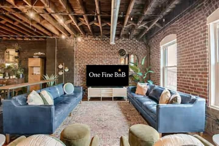 The Loft On Main, Penthouse Loft Near Main Street - Lynchburg, VA