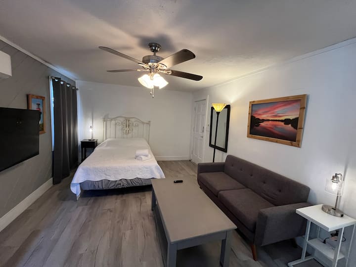 Atap Rentals “Lighthouse Room” - Mount Dora, FL