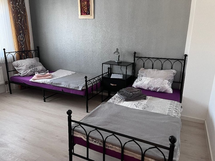 Modernes Apartment Mit 2 Schlafzimmern & Küche - Kerpen