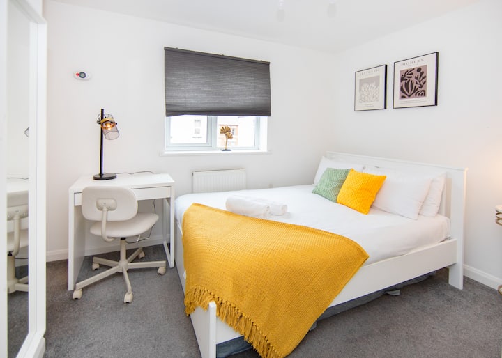 Central Derby Property With Free Parking! - 더비