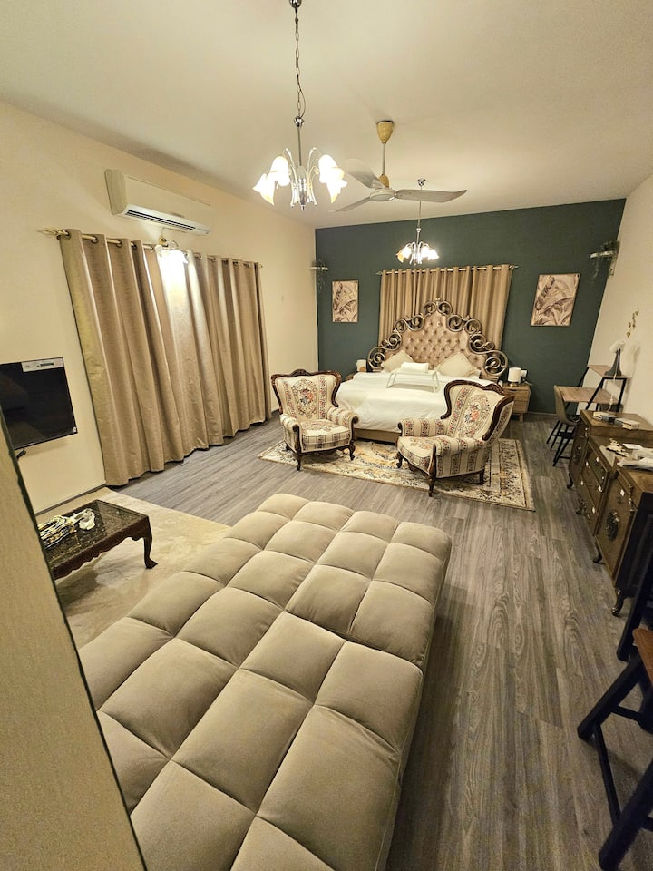 Majestic Studio W. Bathtub| Walk To Metro 15 Mins - Dubai
