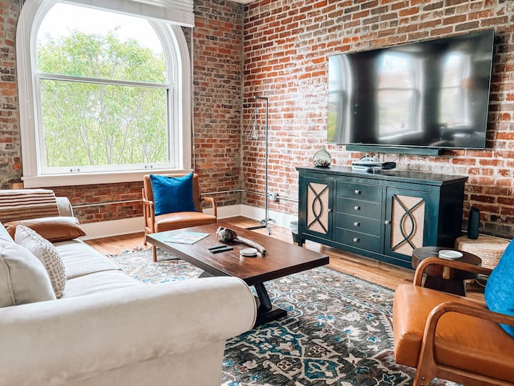 3 Loft Apt|walk To Cadillac Garage|private Rooftop - Greensboro, NC