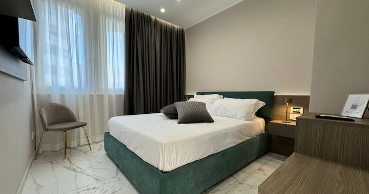 Napoli Centro, Grande Appartamento 10 Posti Letto - Naples