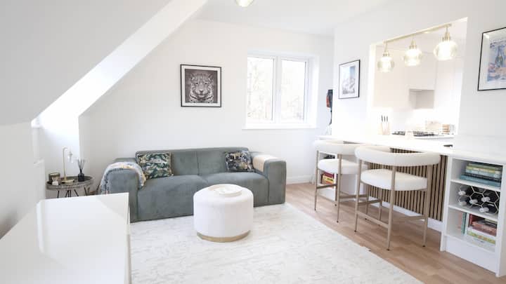 The Lily Suite - Wokingham