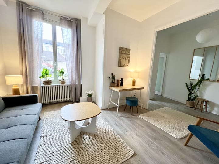 Rueil Centre Ville : Parking, Rénové Et Lumineux - Rueil-Malmaison