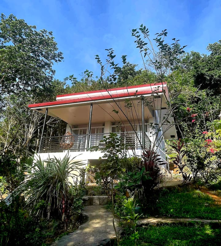 Noah's Tiny House With Mountain View - Coron