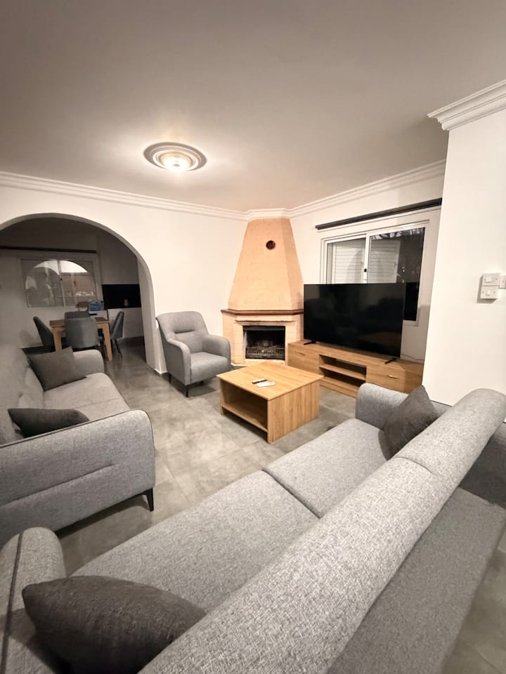 Gi̇rne Merkez/denize Yakın/havuzlu - Lüks Villa - Girne