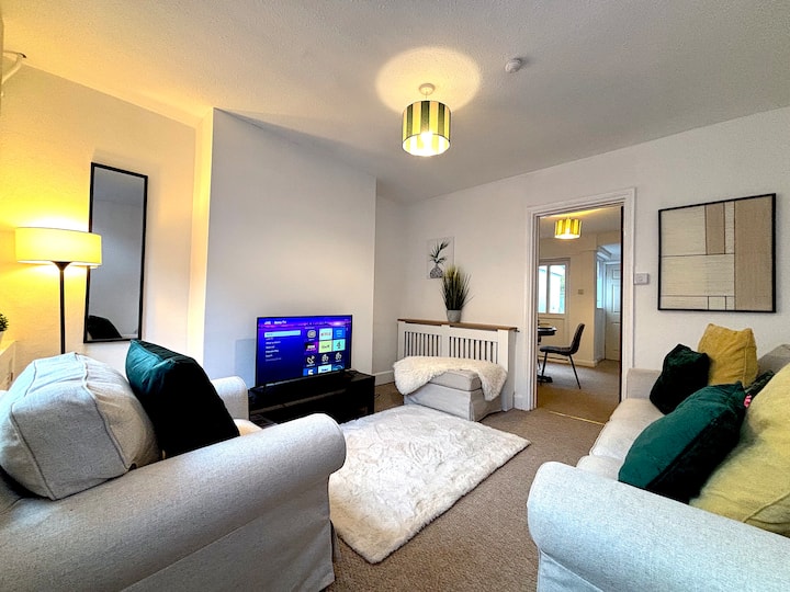 2 Bedroom House 12 Mins Walk To Town - Shrewsbury