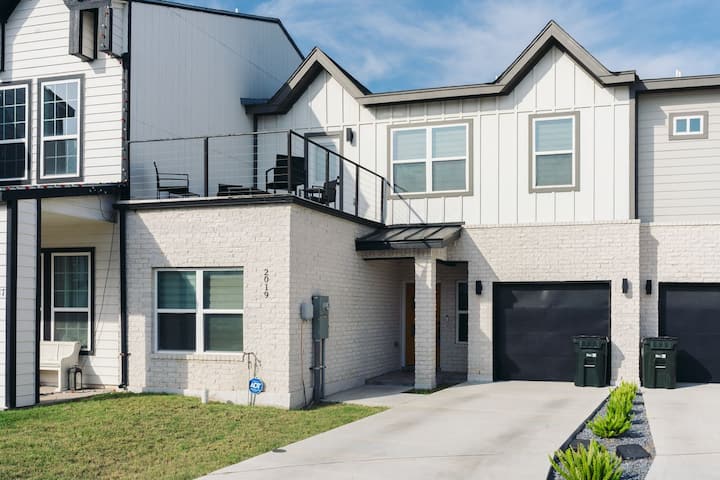 Elite 4br Lux Home - Mission, TX