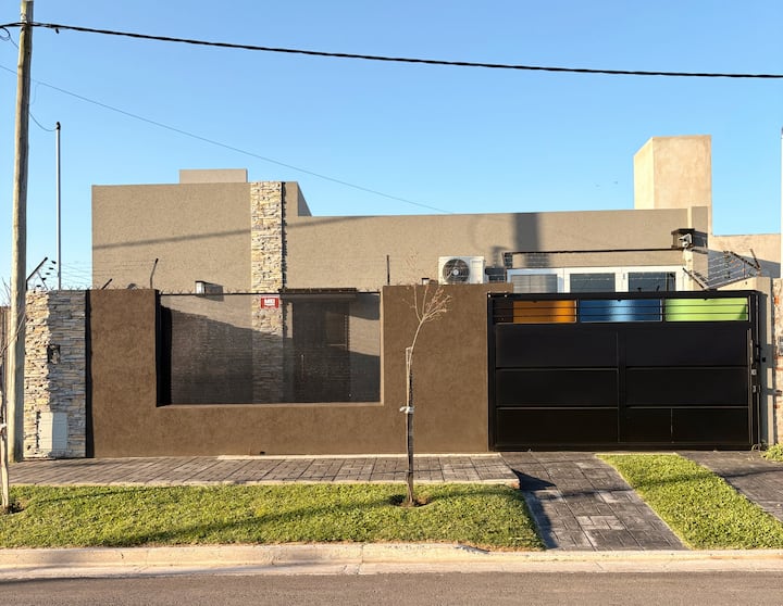 Refugio Perfecto: Pileta, Hogar Y Espacios Verdes - Del Mar