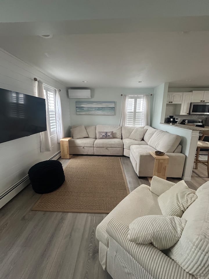 Chic Coastal Home | Family-friendly, Walk To Beach - 漢普頓海灘