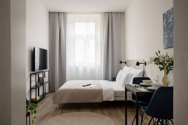 Cozy Studio For 2 | Self Check-in | Coffee Machine - Prague Václav Havel Airport (PRG)