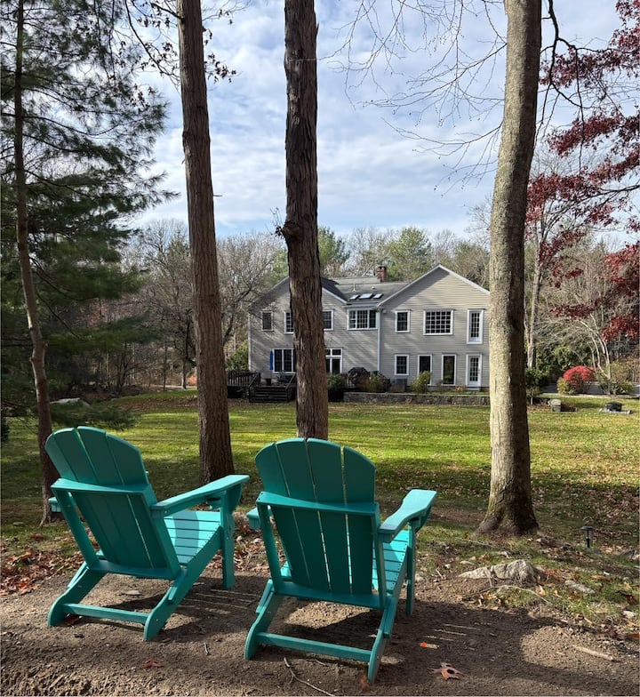 Tree Haven Loft, 
Grille, Firepit & Nature - Weston, CT
