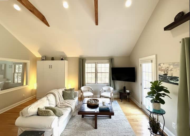 Tree Haven Loft With Gym, Firepit, And Grille. - Weston, CT