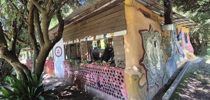 Casa De Barro Y Luz
Casa  Rural  Bioconstrucción - San José Department