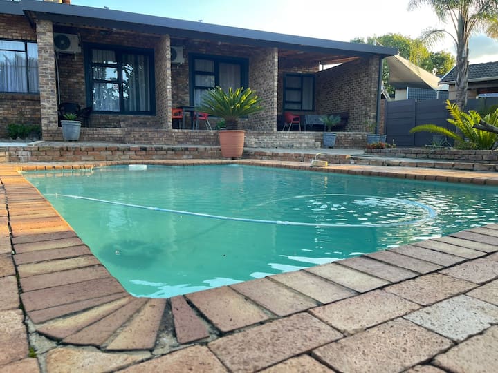 Luigi's Place Room 1 - Pretoria