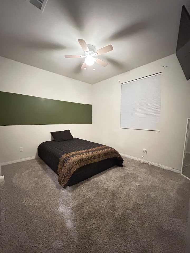 Private Room In Fun House - Moreno Valley, CA