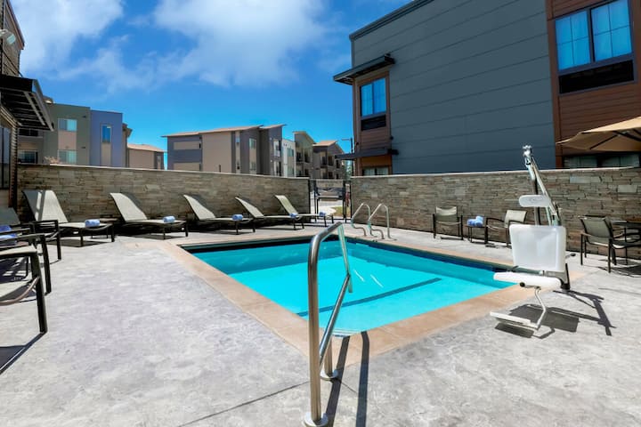 Adventure Awaits In Stylish Suite Near Tahoe - Truckee, CA