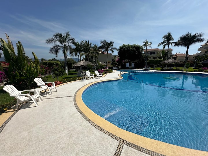 Amplia Villa Familiar En Flamingo Golf Con Alberca - Ixtapa Zihuatanejo