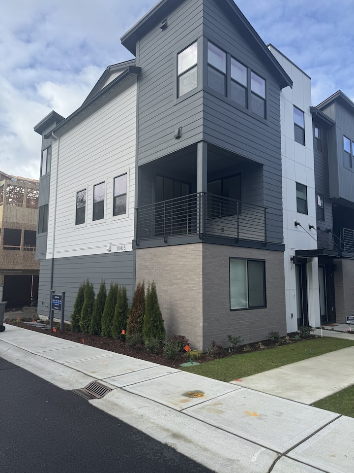 Modern Kirkland Stay — Cozy Room, Near Seattle - Woodinville, WA