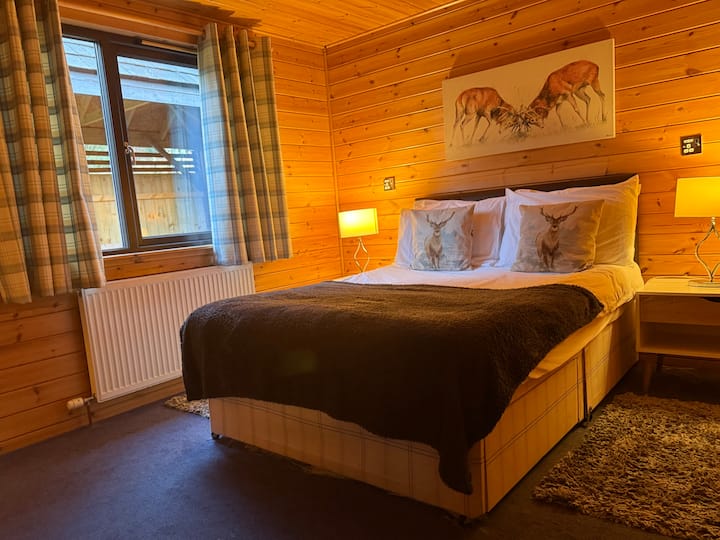 Lodge 2 - Highland Braes Lodge - Hot Tub, Pets - Killin
