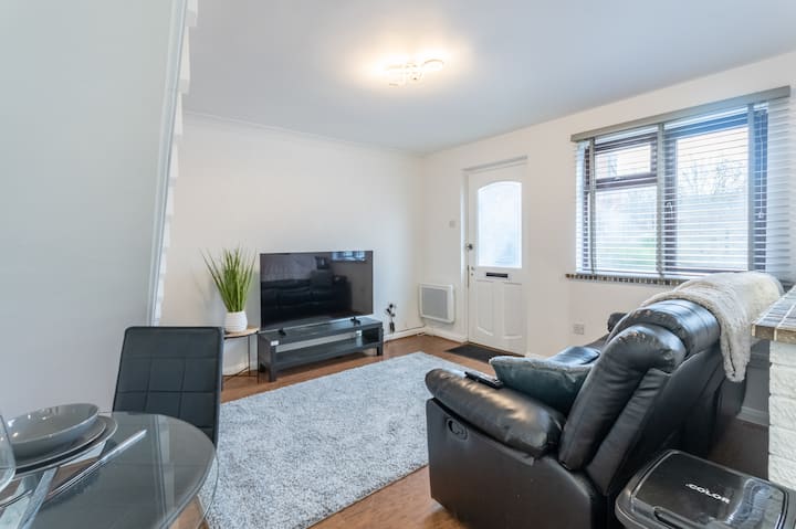 A Lovely Modern, Comfortable One Bedroom House. - Southend-on-Sea