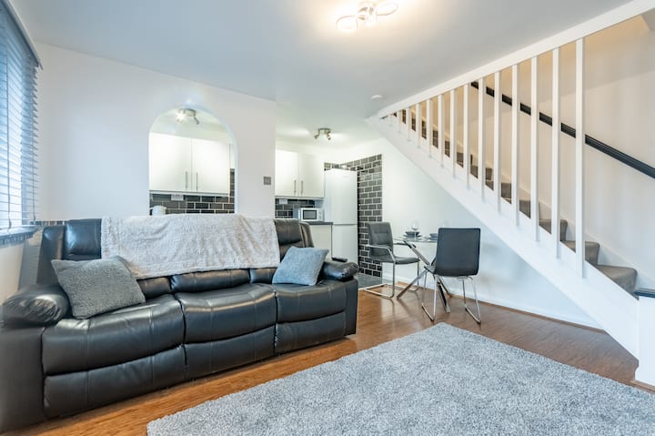 A Lovely Modern, Comfortable One Bedroom House. - Southend-on-Sea
