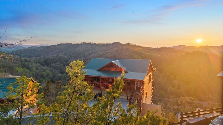 The Cliffhanger - Pigeon Forge, TN