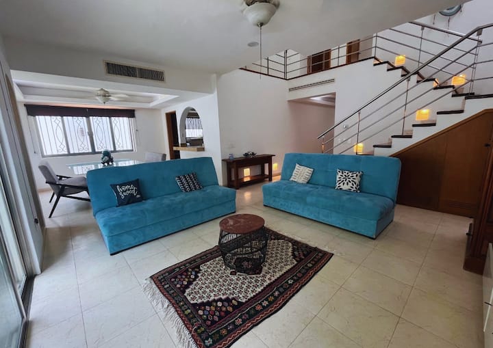 Casa Grande De Lujo Con 5 Recámaras Y Alberca - Cancún