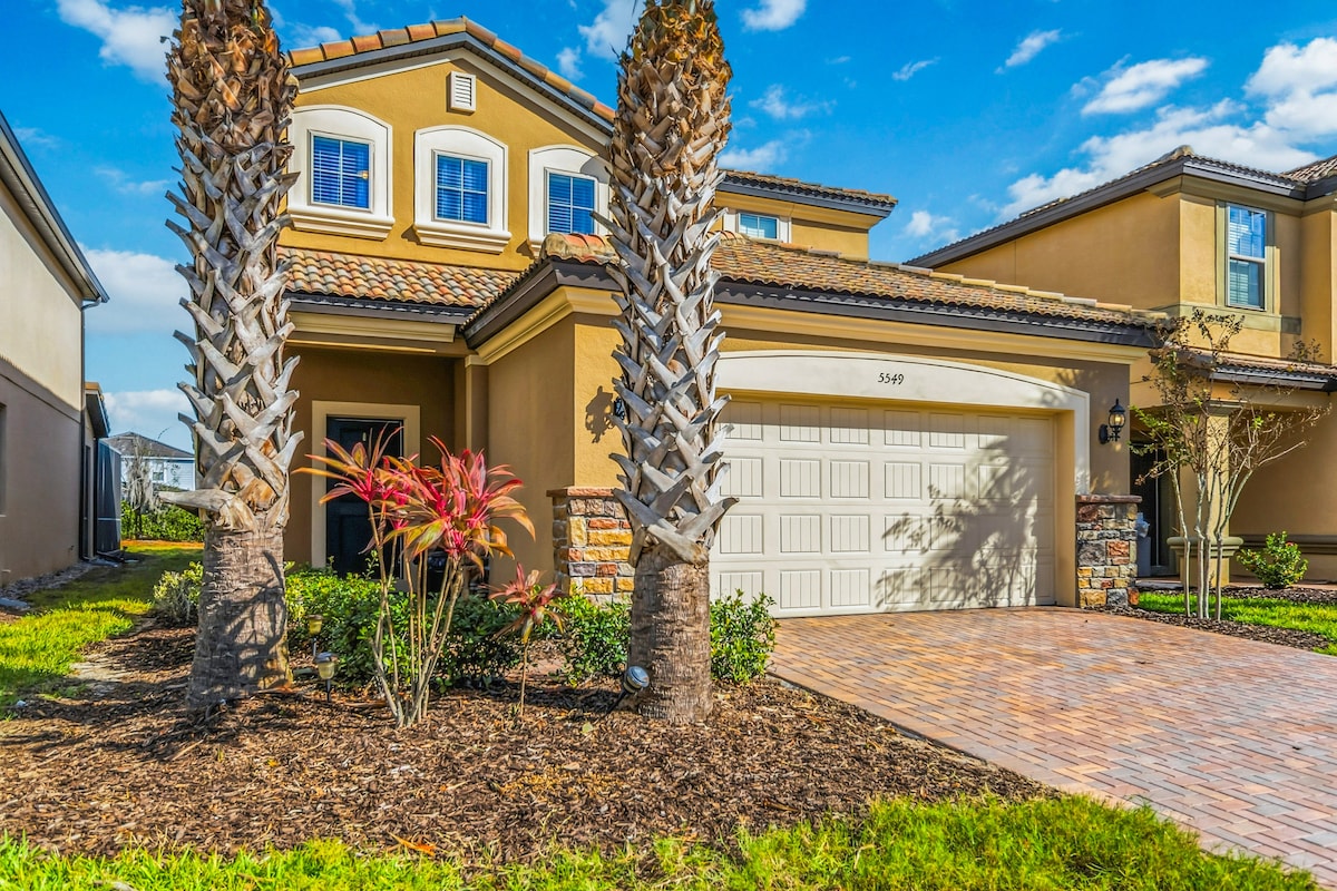 Impresionante retiro con sala de juegos alrededor del área de Disney ...