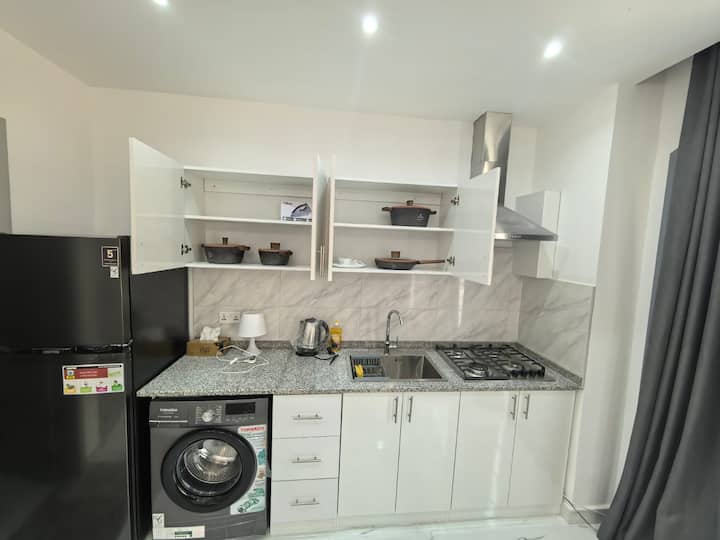 عجمان أب تاون ، الزاهية 
شقة استديو مع بلكونة - Ajman