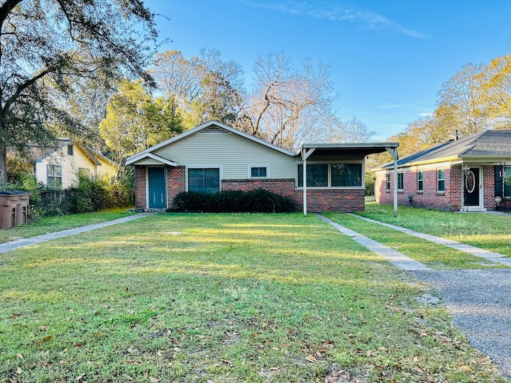 Midtown Manor 10 Mins To Downtown/airport - Mobile, AL