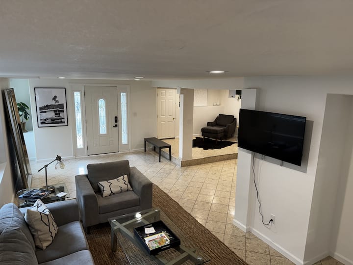 Basement Beau - 奧克蘭