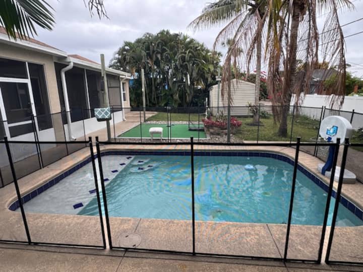 Fully Remodeled 3-bedroom Home W/pool And Patio. - Port St. Lucie, FL