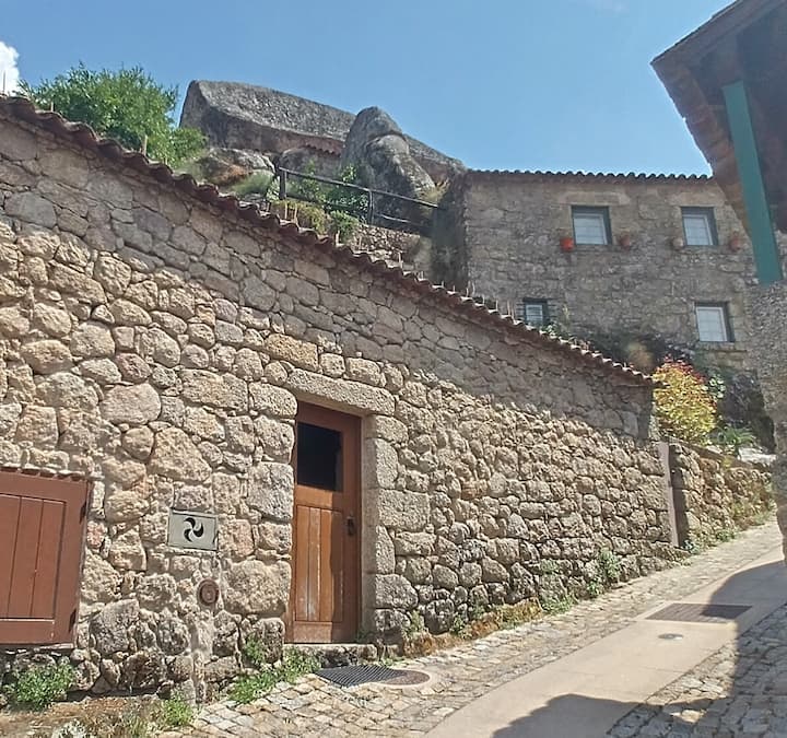 Taverna Lusitana - 2 - Monsanto