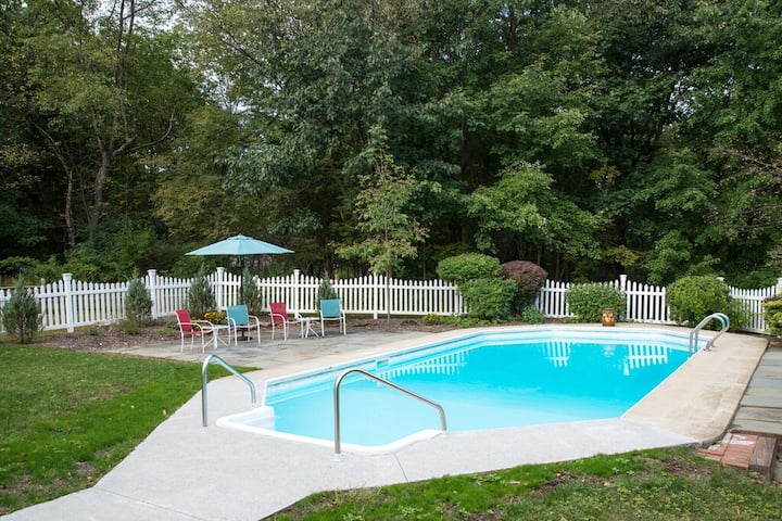 Lakefront Retreat, Heated Pool, Private Dock - Taconic State Park, Copake Falls