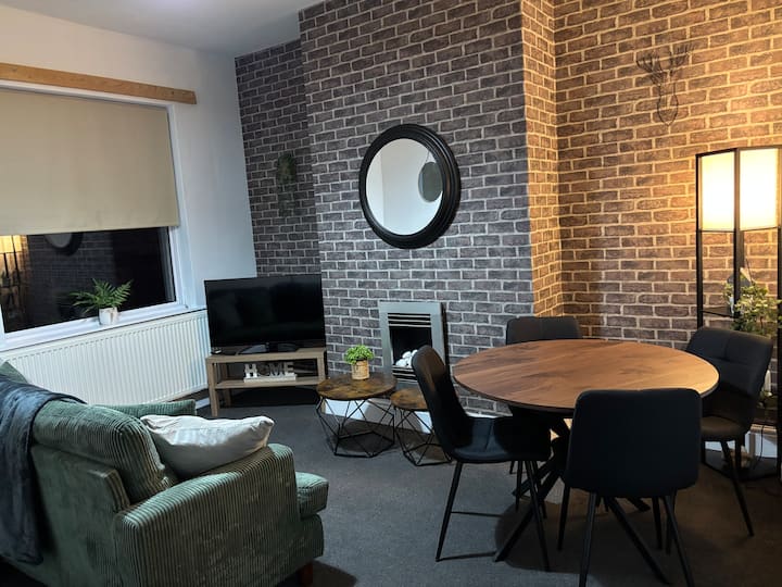 Farm Street House - 5 Minute Walk To Bae Systems - Barrow-in-Furness