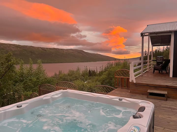 Brekka - Cozy Cottage With A View! - Greenland