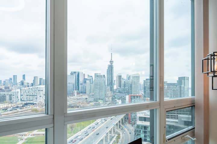 Luxury Condo & Million$ Views In Downtown Toronto - Toronto