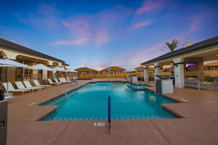 Two Bedroom In Goodyear Near Shopping And Dining! - Estrella Mountain Regional Park, Goodyear