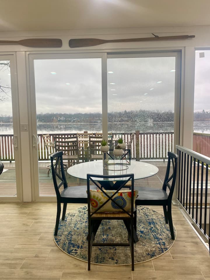 Rise And Shine Island Lake Cabin - Brighton, MI