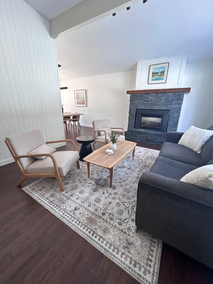 Spacious 3-bedroom Home With Yard - Red Deer