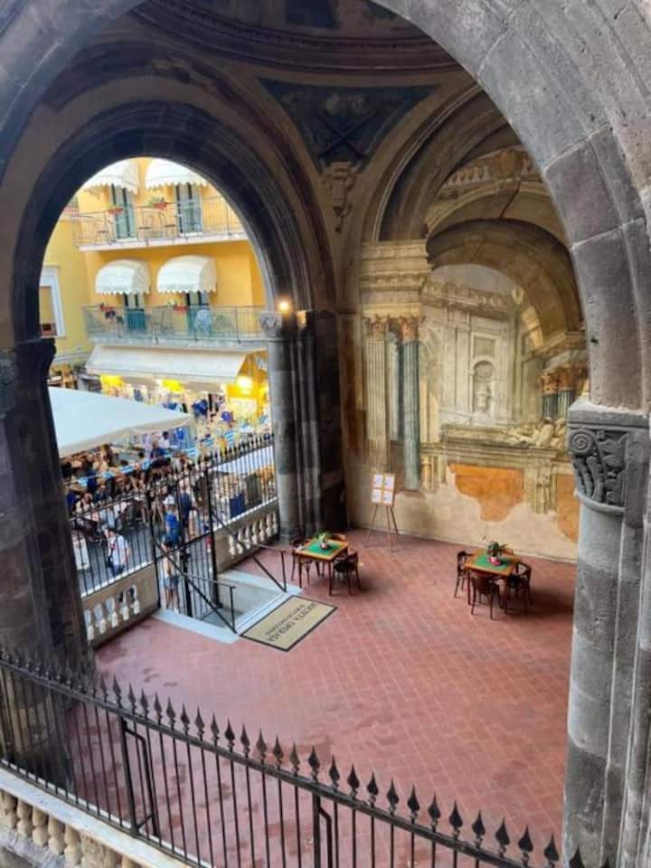 Inside Sedil Dominova - Sorrente