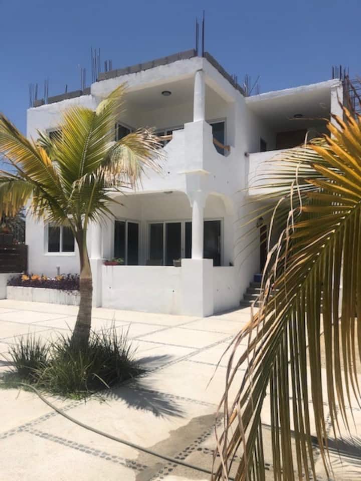 Evelyn's 2nd Storey - Los Barriles