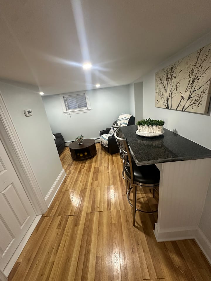Cozy Basement Nook For Two In Woodbridge, Nj - Menlo Park, CA