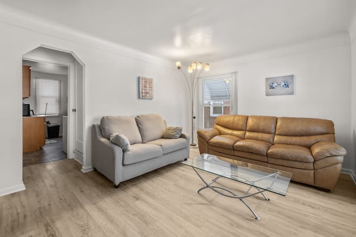 Quiet Warren Home Near 8 Mile & Highways - Warren, MI