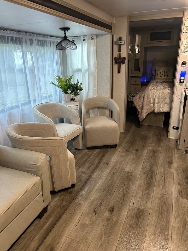 A Home Away From Home. A Luxury Get Away. - Colonial Beach